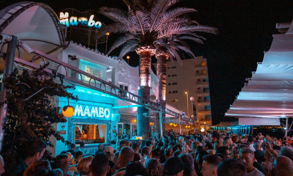 Café Mambo: o que você precisa saber sobre a casa em Ibiza